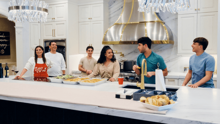 EXCLUSIVE VIDEO: Buddy Valastro’s family makes a welcome return in ...